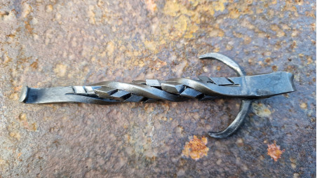 Décapsuleur entièrement forgé à tête de taureau de Camargue