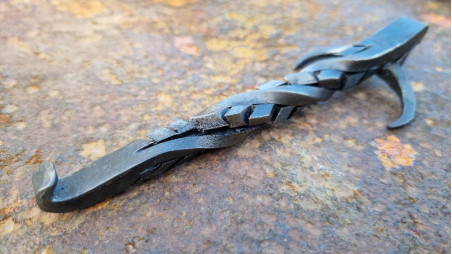 Décapsuleur entièrement forgé à tête de taureau de Camargue