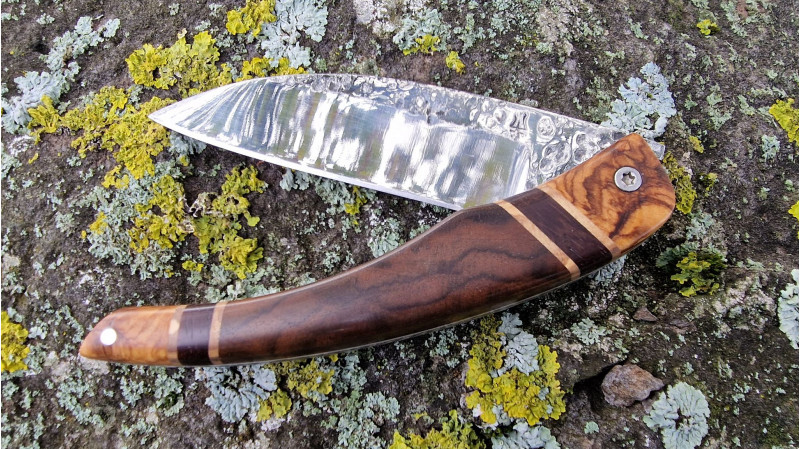 Couteau de Collection Berzerker manche multi bois naturels précieux