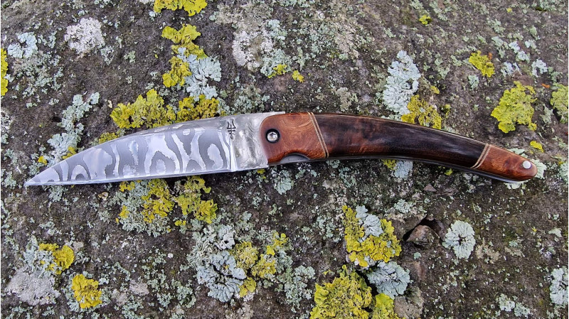 Couteau de collection Toltek en Damas et multi-bois précieux