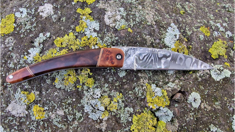 Couteau de collection Toltek en Damas et multi-bois précieux